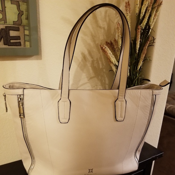 BCBGeneration | Bags | Bcbgenration Tote | Poshmark
